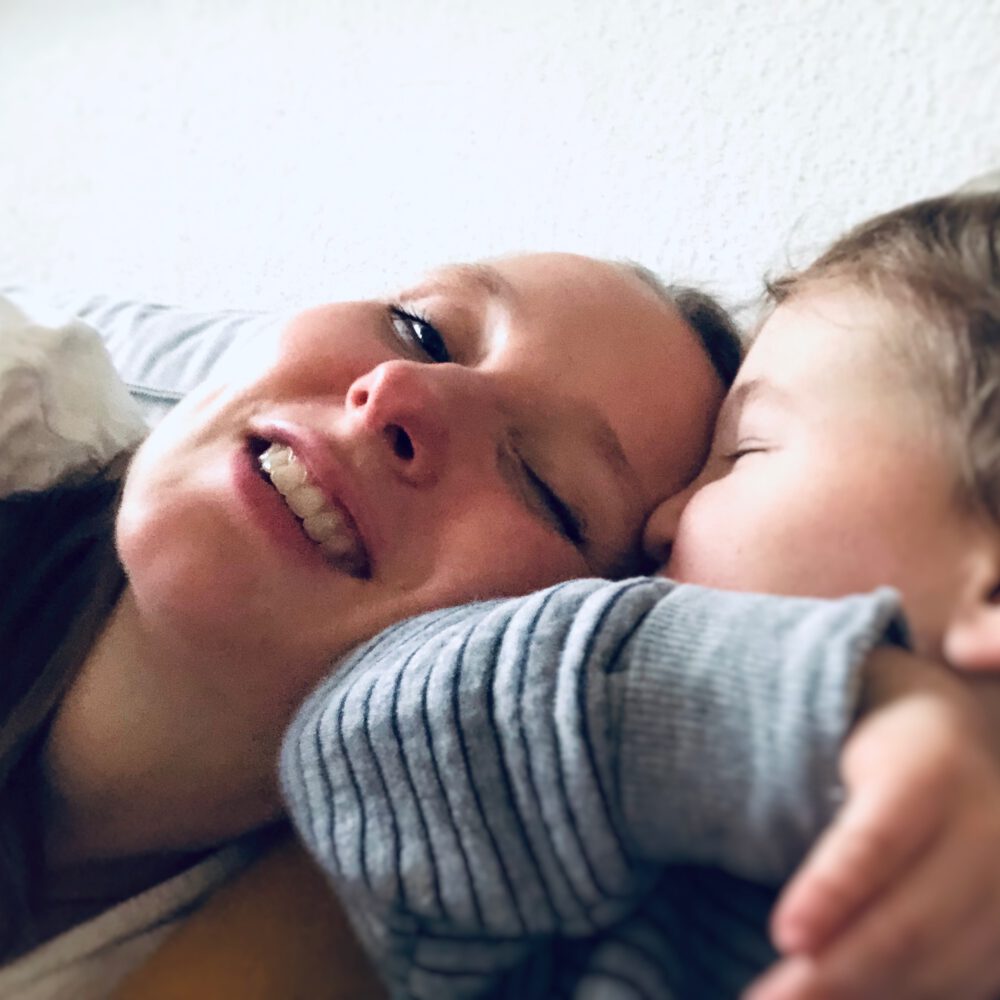 Dein Kind weint: Diese Sätze trösten wirklich - A Peaceful Mom